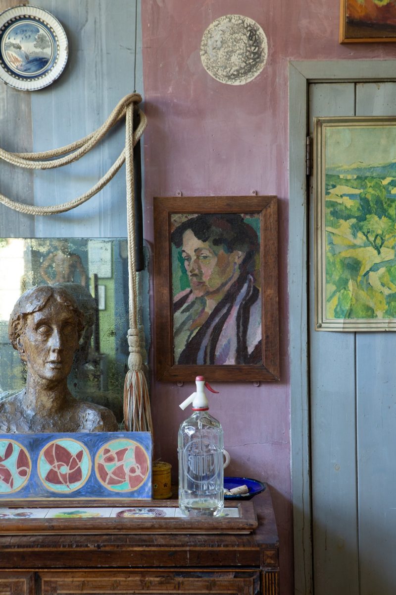 Charleston — Bust of Virginia Woolf