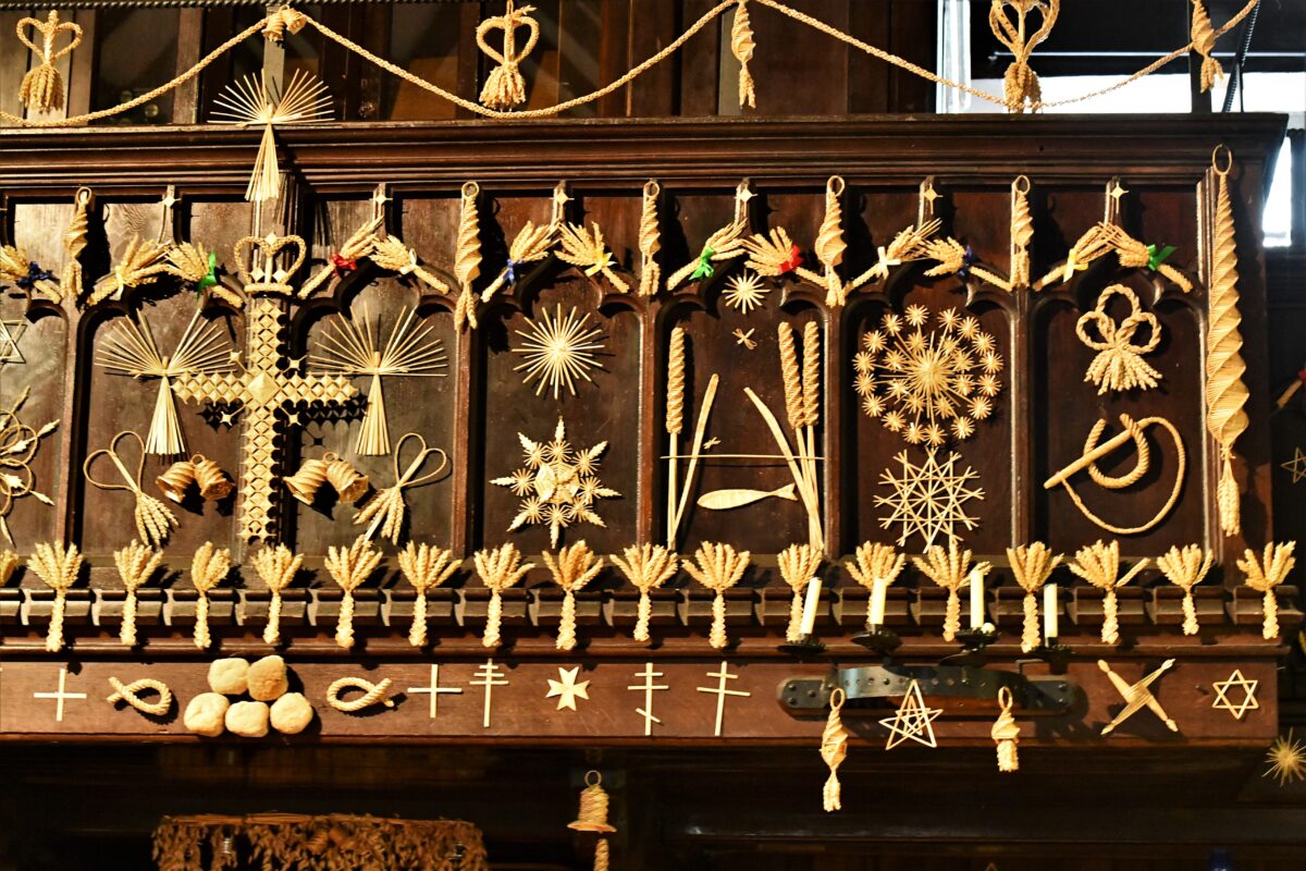 Charleston — Make a Corn Dolly